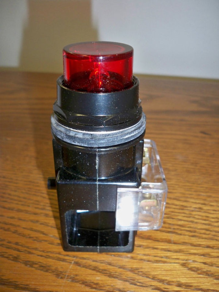 Siemens Black Max 52PX4D2 Red Pilot Light 24V AC/DC Full Voltage Type ...