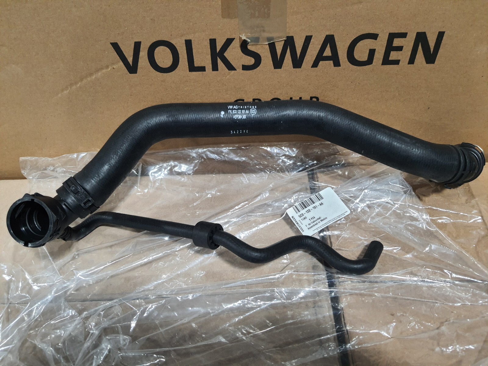 2013-2018 Volkswagen Jetta Beetle Passat Radiator Upper Hose ...
