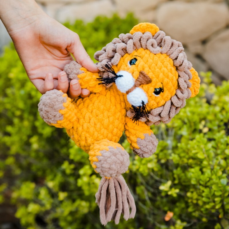 KOMFY SOFTLY YARN WITH CHENILLE TEXTURE, SIMILAR TO VELLUTO 3.5 OZ - 71YD | eBay