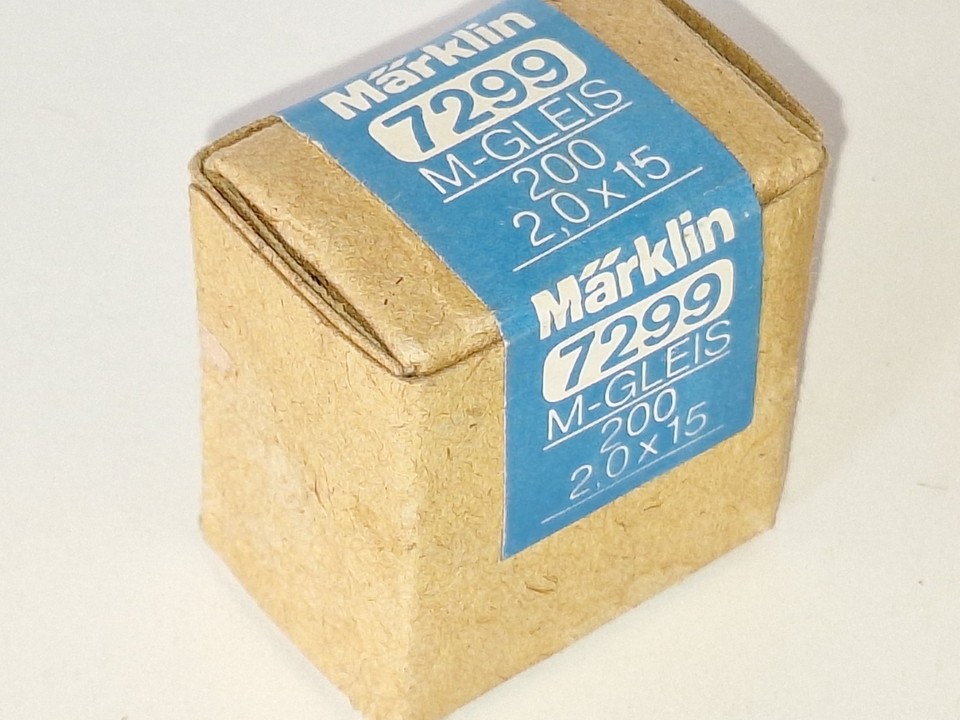 Marklin 7299 M Track Screws x 2 complete boxes. 400 Screws. As New Cond ...