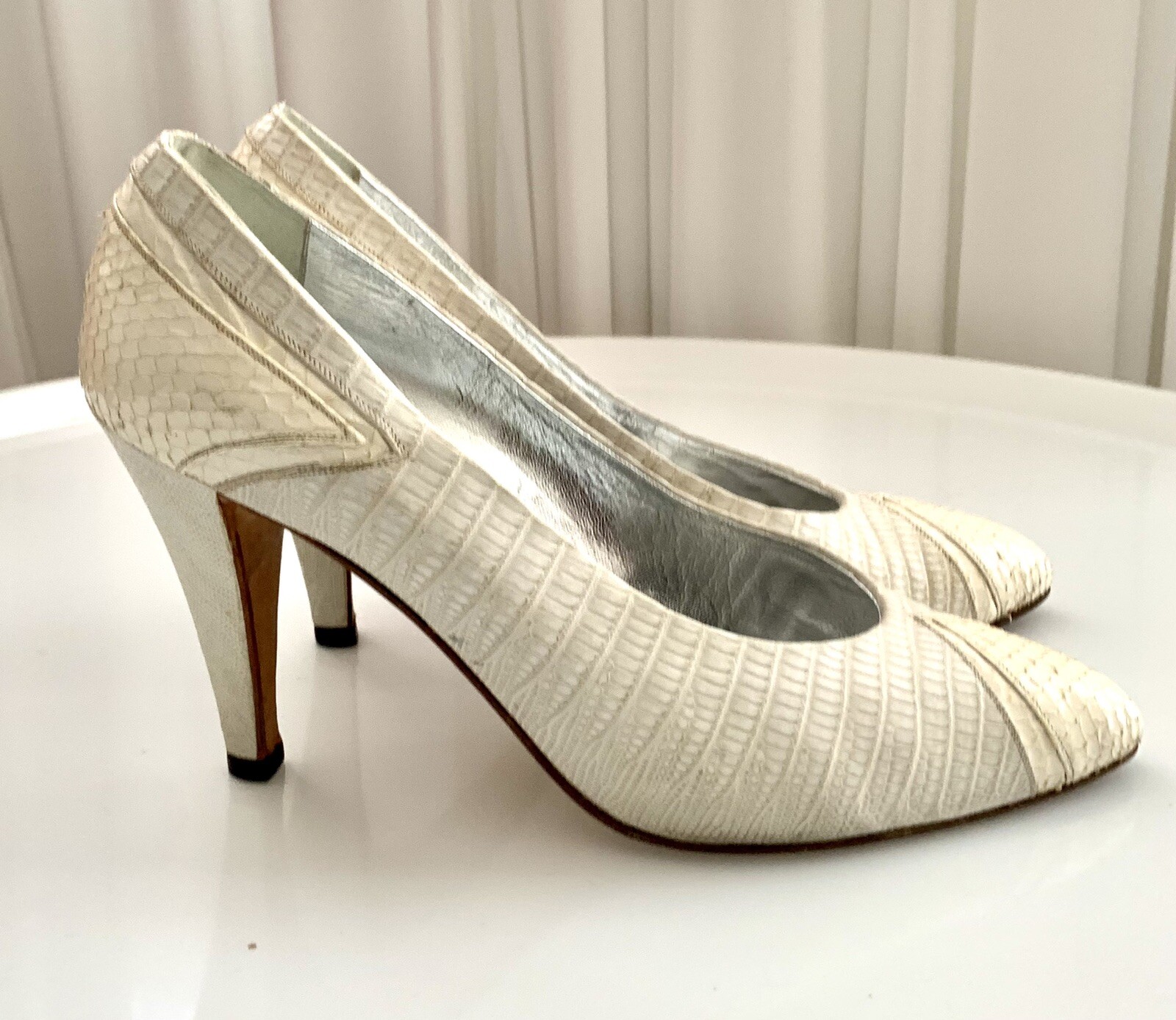 Vintage Andrea Pfister Off White Lizard Pumps Size … - Gem