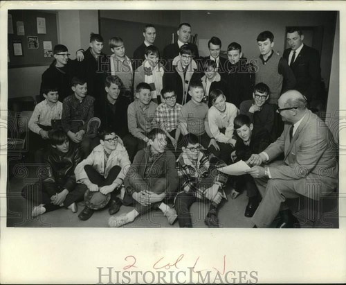 1967 Press Photo Milwaukee Journal state circulation manager E Trappe ...