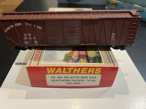 Walthers HO Scale NP Northern Pacific 50' DD OB Auto Box Car #4749 | eBay