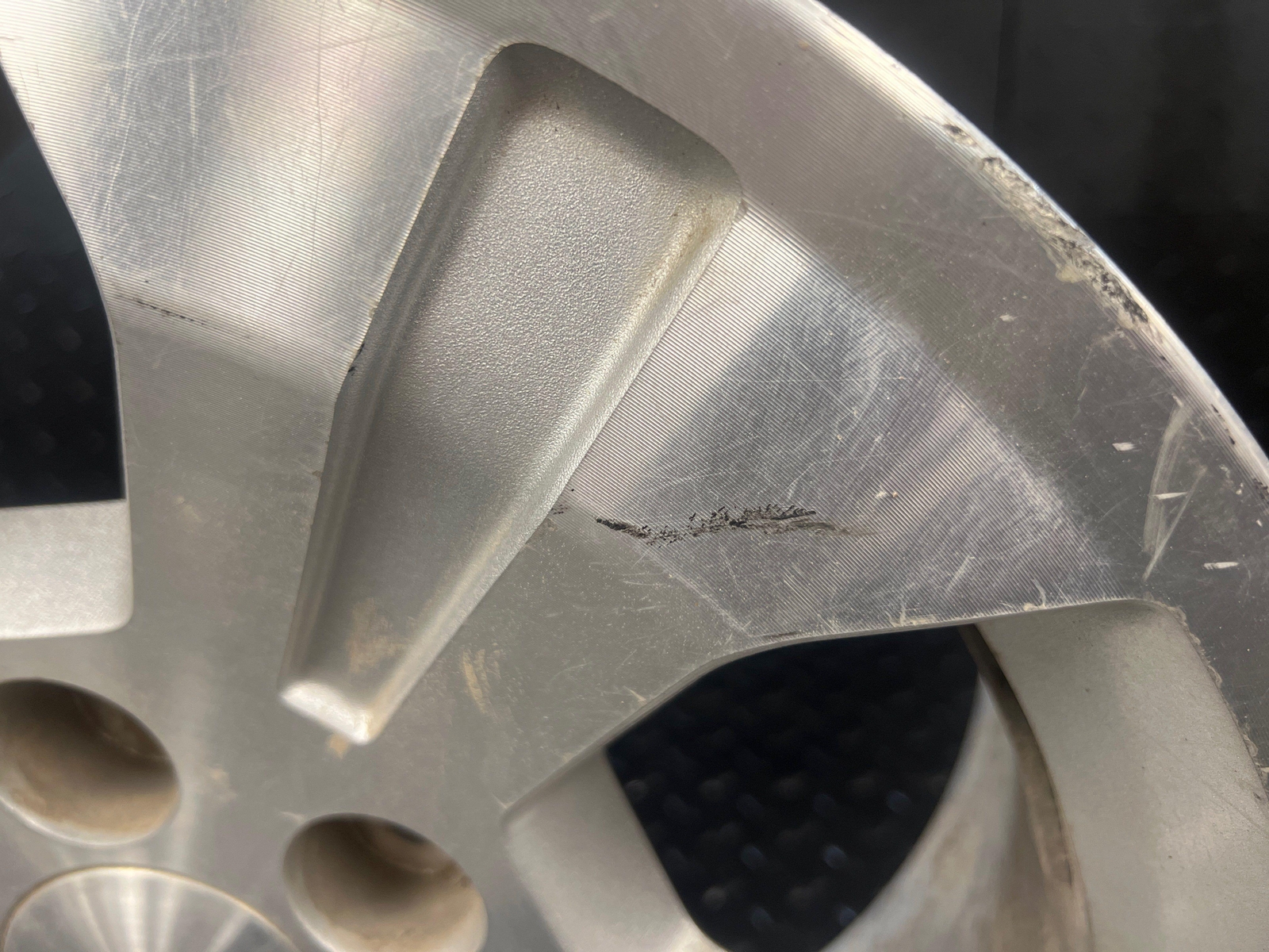 2014 - 2019 Chevy Silverado 1500 18x8.5 Aluminum 5 Spoke Wheel (opt RD1 ...