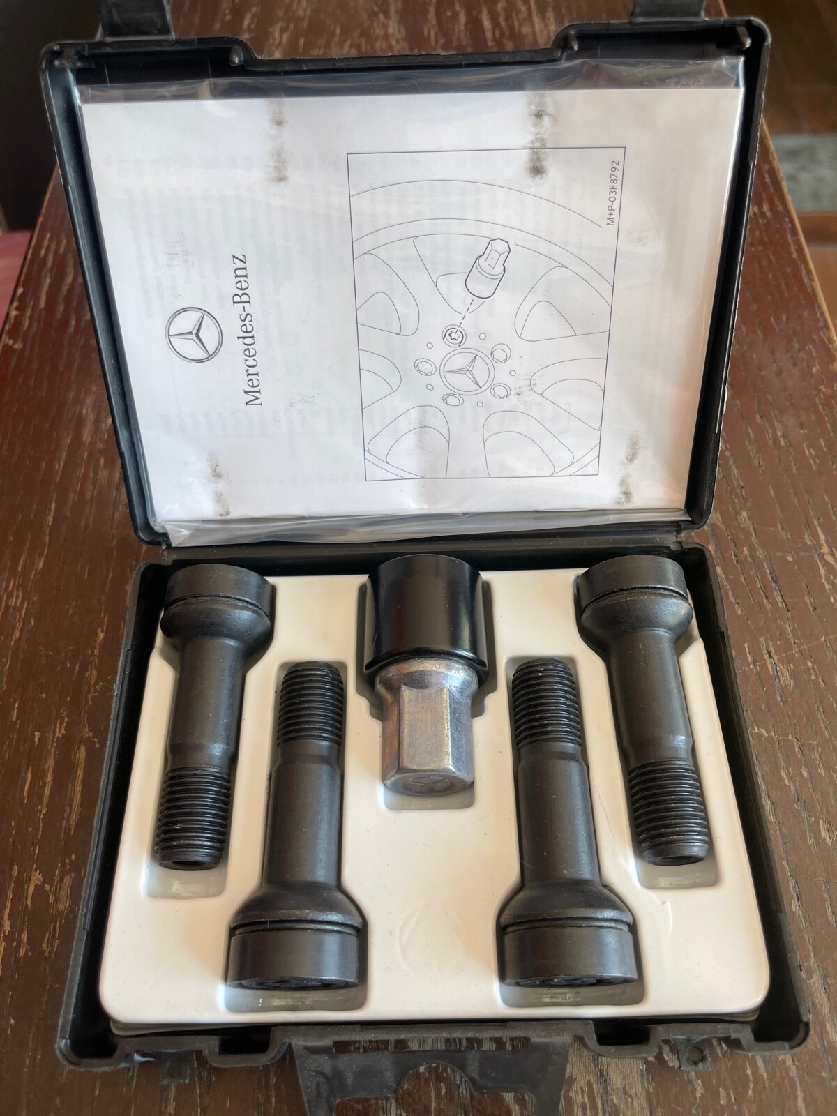 Mercedes-Benz Wheel Rim Bolts Secret Locks M14x1.5x45 5Pcs Set ...