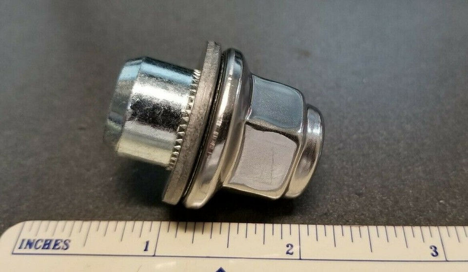 Genuine Toyota, Lexus OEM Chrome Wheel Nut (LUG) 90942-01033 - Set of 6 ...