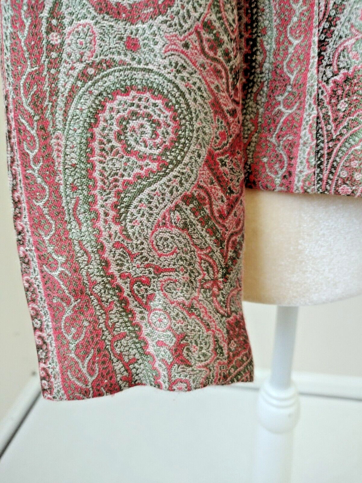 Vintage Garfield & Mark Paisley Print Single Notch Co… - Gem