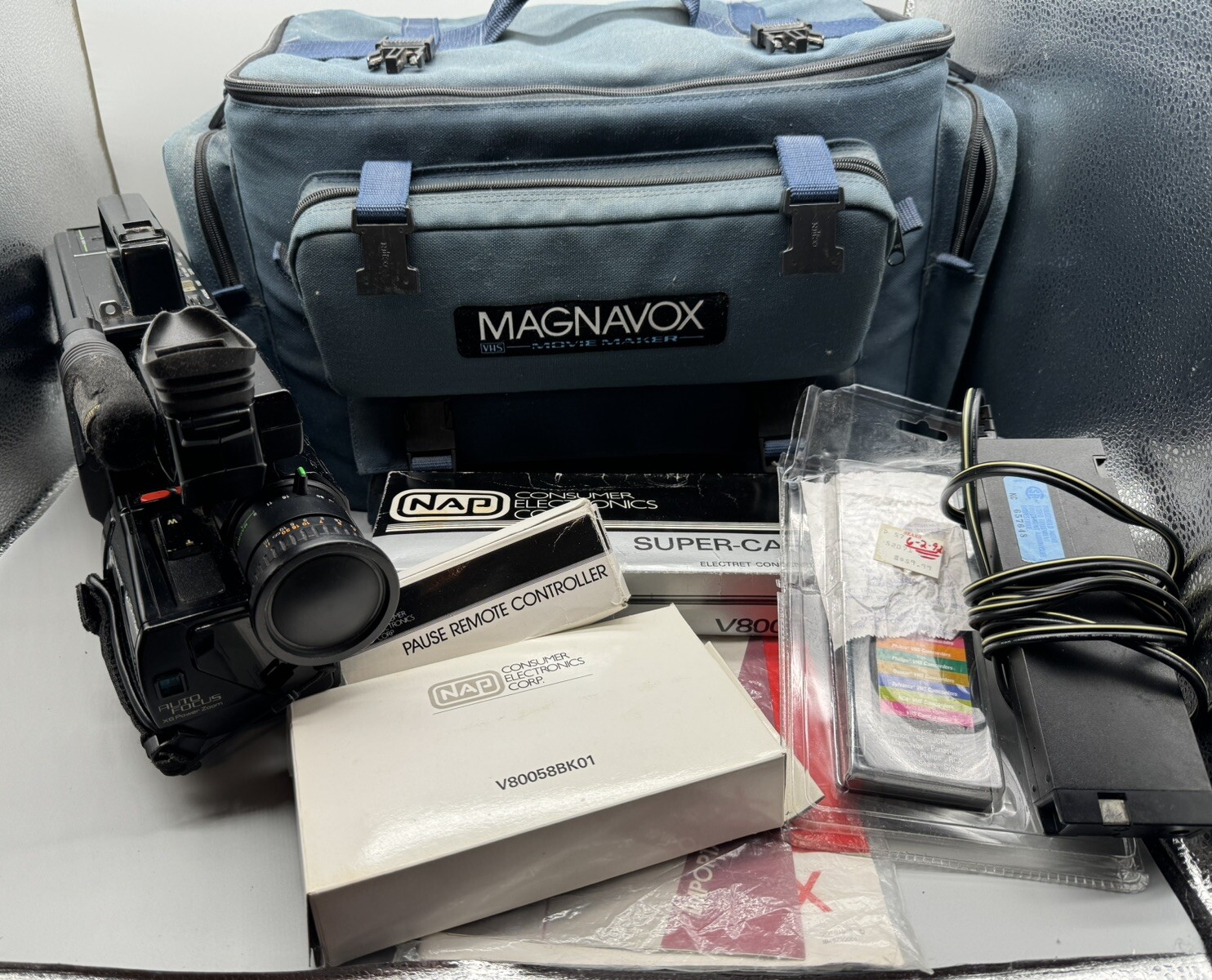 Magnavox HQ VHS Movie Maker Camcorder 1986, Video Camera, Microphone ...