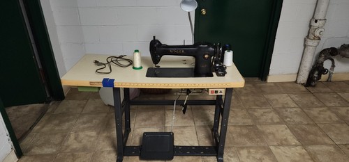 Singer 241-12 in perfect conditions asewing machine Industrial classic ...