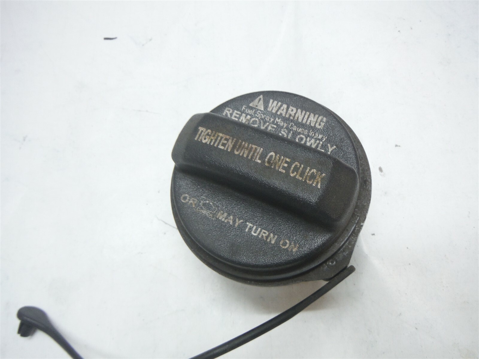 2004-2020 HYUNDAI FUEL GAS FILLER TANK CAP RETAINER TETHER OEM 31010 ...