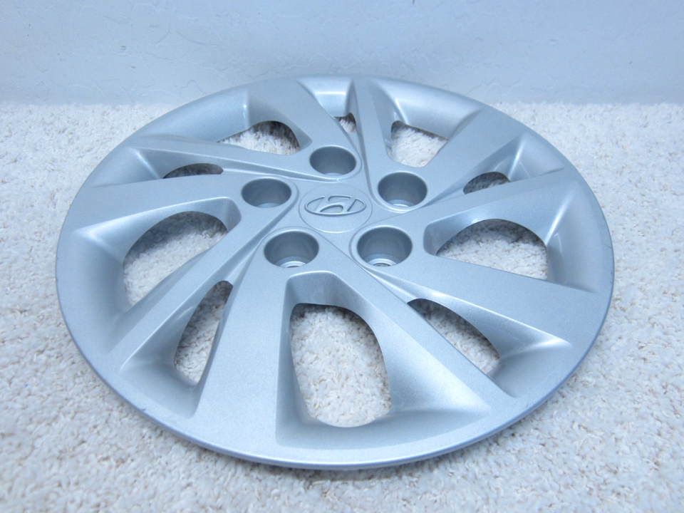 17 - 20 HYUNDAI ELANTRA OEM SILVER 15" HUBCAP / WHEEL COVER 52960-F3000 ...