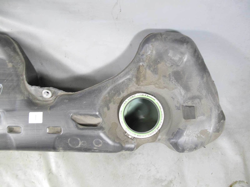 BMW E82 E88 1-Series Factory Plastic Gas Fuel Tank w Fill Spout 2008 ...