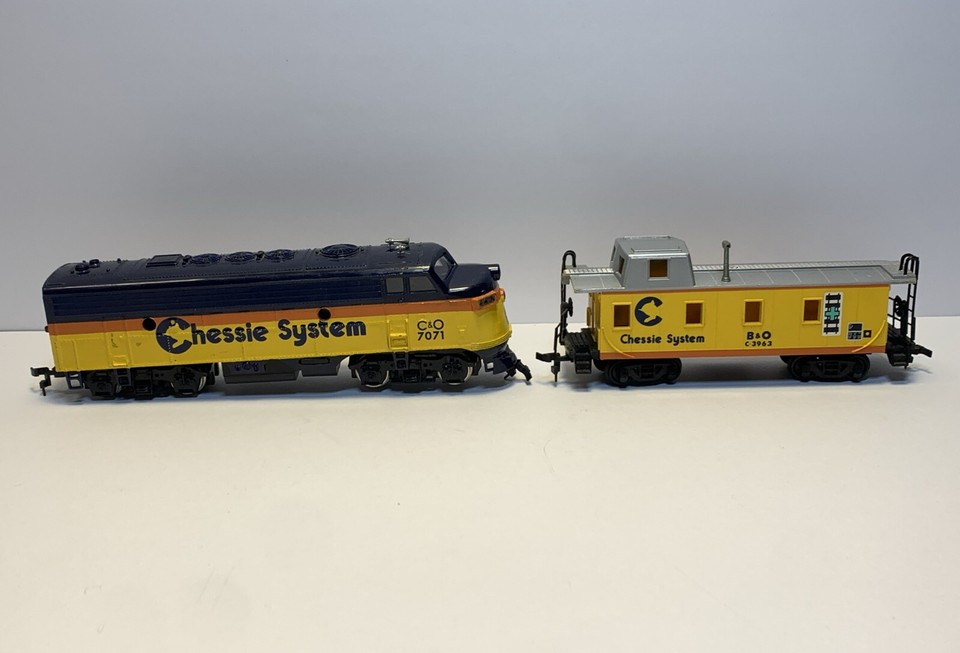 Ho Scale Train Set Chessie System, Reading, Switches,rerailers,Erie ...