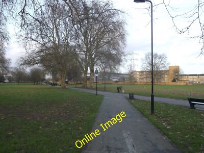 Photo 6x4 Path to Lea Bridge Leyton/TQ3786 This path leads towards Lea ...