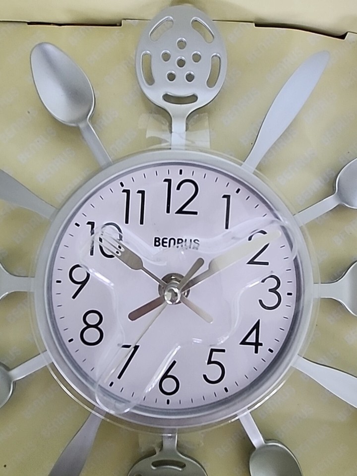 Vtg Silver Tone Benrus Kitchen Clock Utensils Silverware NIB NEW ...