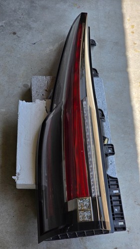2015-2020 CADILLAC ESCALADE ESV REAR DRIVER LEFT TAILLIGHT STOPLAMP ...