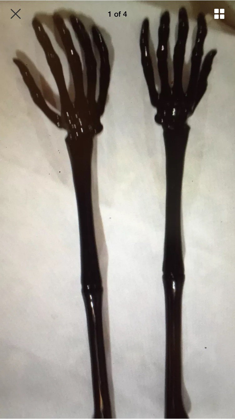 HALLOWEEN SET GRAY/BLACK SKELETON ARM & HAND PLASTIC SET 2- SALAD ...