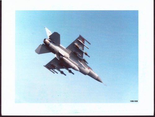 Photo ( 28 x 21,5 cm )" Paveway III GBU-22 laser guided bomb qualified ...