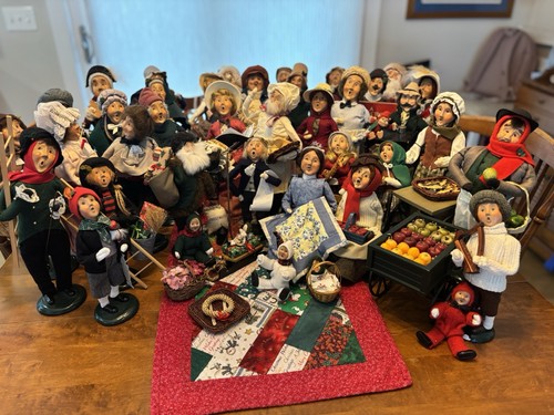 Byers' Choice - large collection of Christmas caroler figurines ...