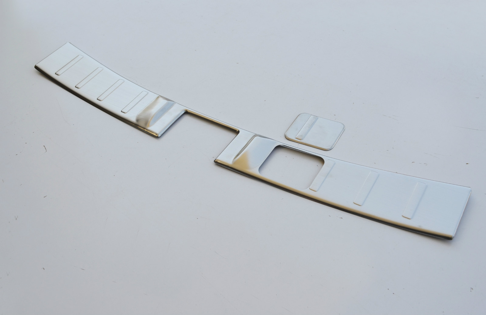 S/S Inner Cargo Trunk Lip Rear Bumper Garnish For Mitsubishi Outlander ...