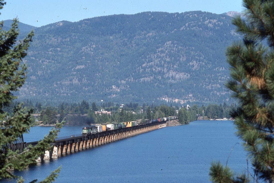 (Lot 1275 Set of 18) BURLINGTON NORTHERN (and Misc.) WITH GEORGE HAMLIN ...