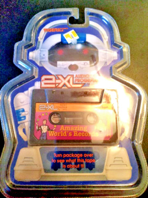 TIGER ELECTRONICS 2XL TALKING ROBOT CASS TAPE PLAYER TOY AMAZING WORLD ...