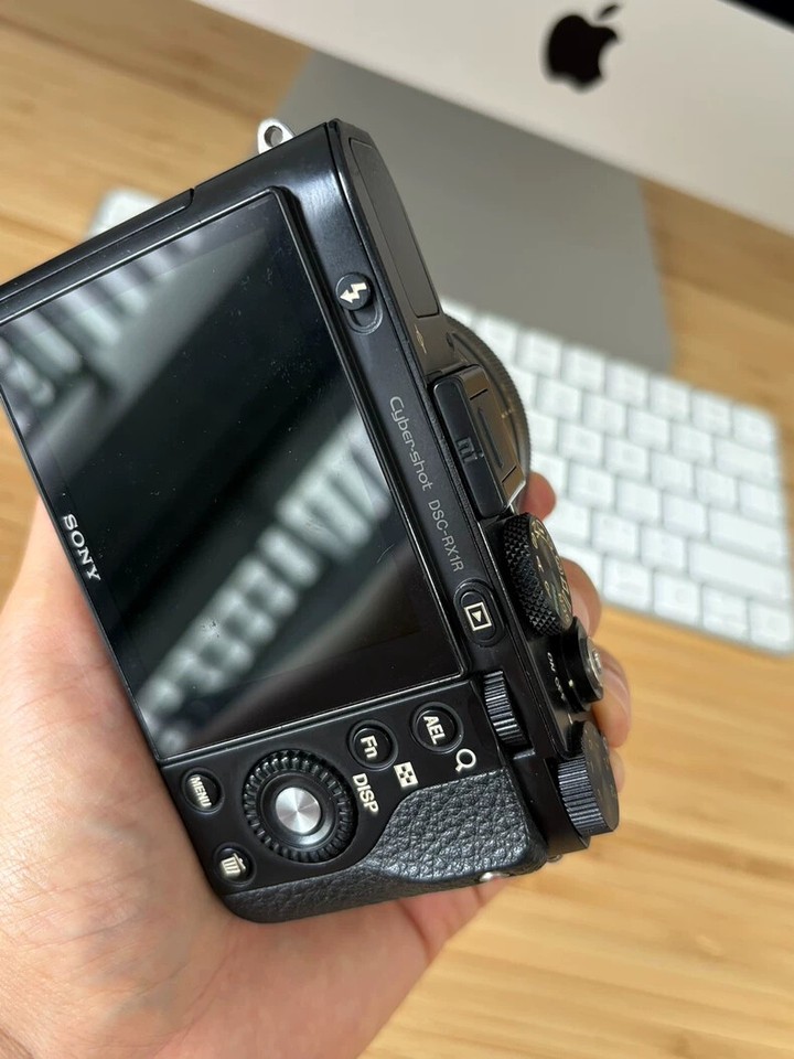 Sony RX1R 24MP Exmor CMOS Sensor 35mm Full Frame Compact Digital Camera ...