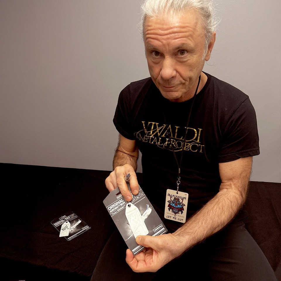 Aviationtag Charity Auction: Iron Maiden “Ed Force One” Gold – Signed ...