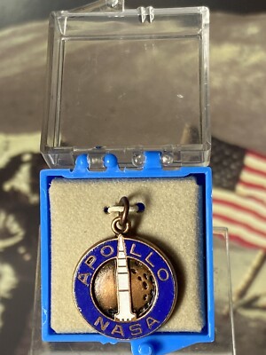 Vintage NASA Apollo 11 Launch Charm Pendent Crest Craft Original Case ...