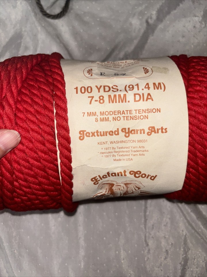 Elefant Twist Texture Hercules Olefin Fiber Yarn 100 Yards 7-8mm RED ...