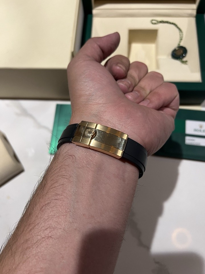 Rolex Daytona Pikachu Dial 116518LN Black Ceramic 18K Yellow Gold Box ...