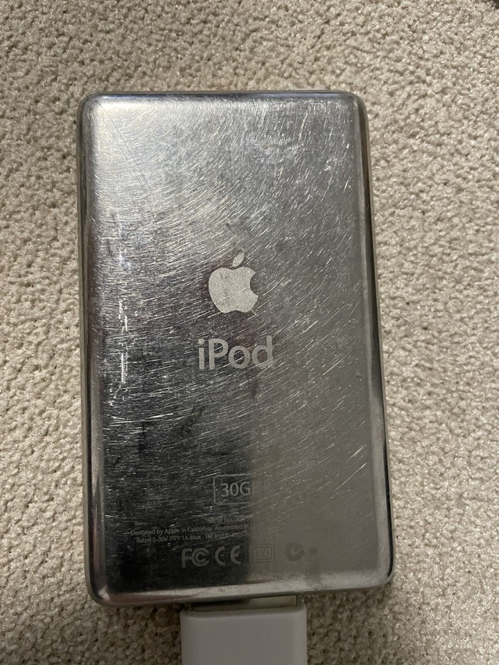 Apple iPod Classic 5th Gen. 30GB - White (MA002LL/A) 885909051878 | eBay