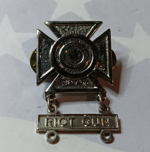 US Army Sharpshooter Badge Pin Back Badge No-Shine Bright Riot Gun | eBay