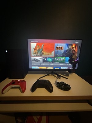 Xbox Series X Gaming Set Up (Monitor, Headset, Controllers And Cables ...