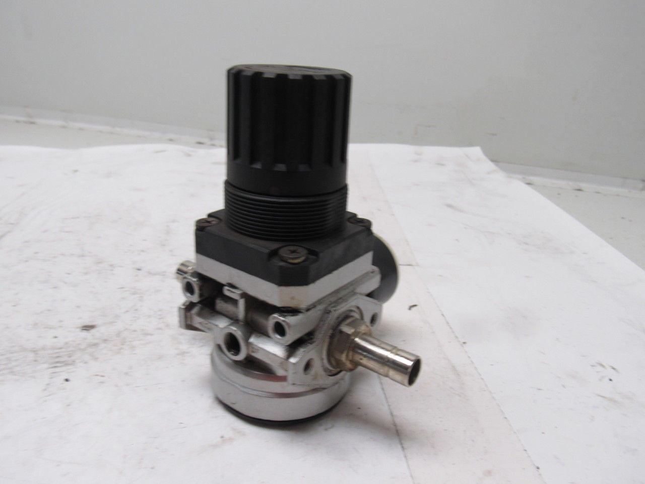 Camozzi C1238-RS03 Pneumatic Air Regulator In Ma Bar Out 0.5-10 Bar for ...