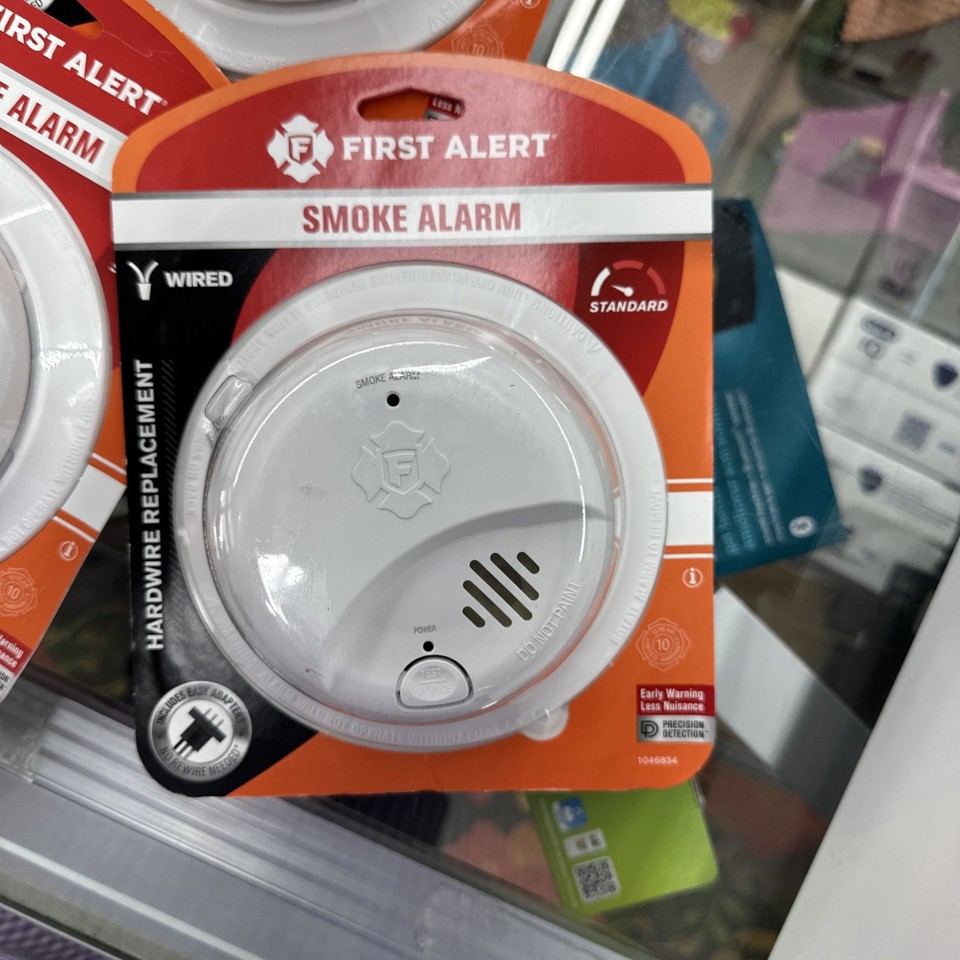First Alert 9120B/ SMI100-AC Smoke Detector & Alarm, AC Powered Battery ...