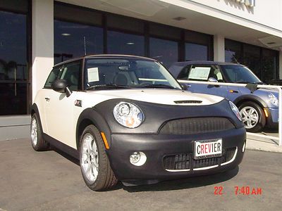 Colgan Front End Mask Bra 2pc. Fits 2007-2010 MINI Cooper S & Clubman S ...