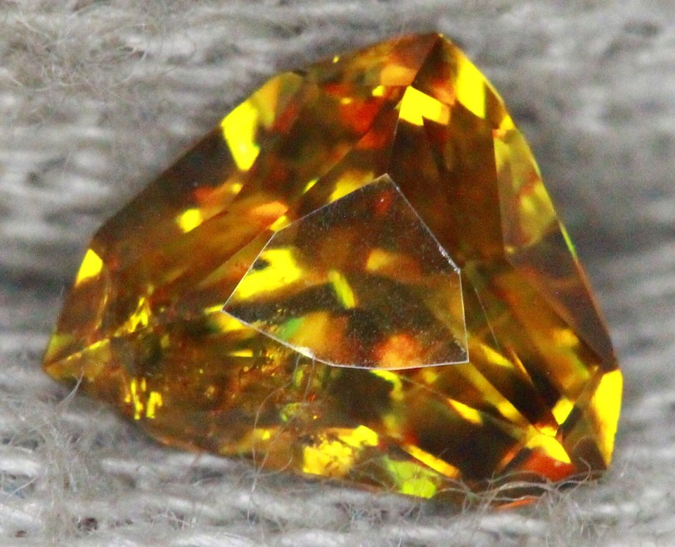 0.85 ct Rarest Color Change Natural Sphene/Titanite Cut Gemstone @pak ...