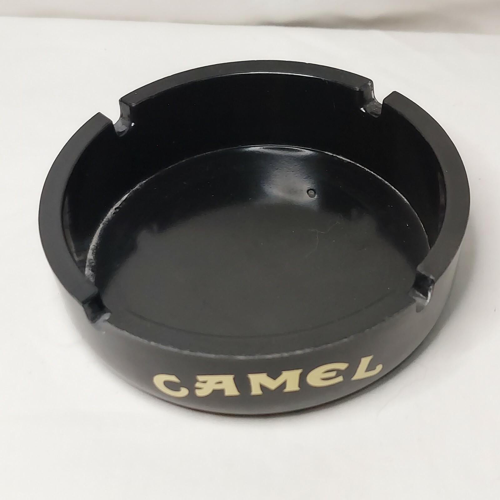 Camel Ashtray 5 3/4" Round Heavy Plastic Black w/ Yellow Camel ...