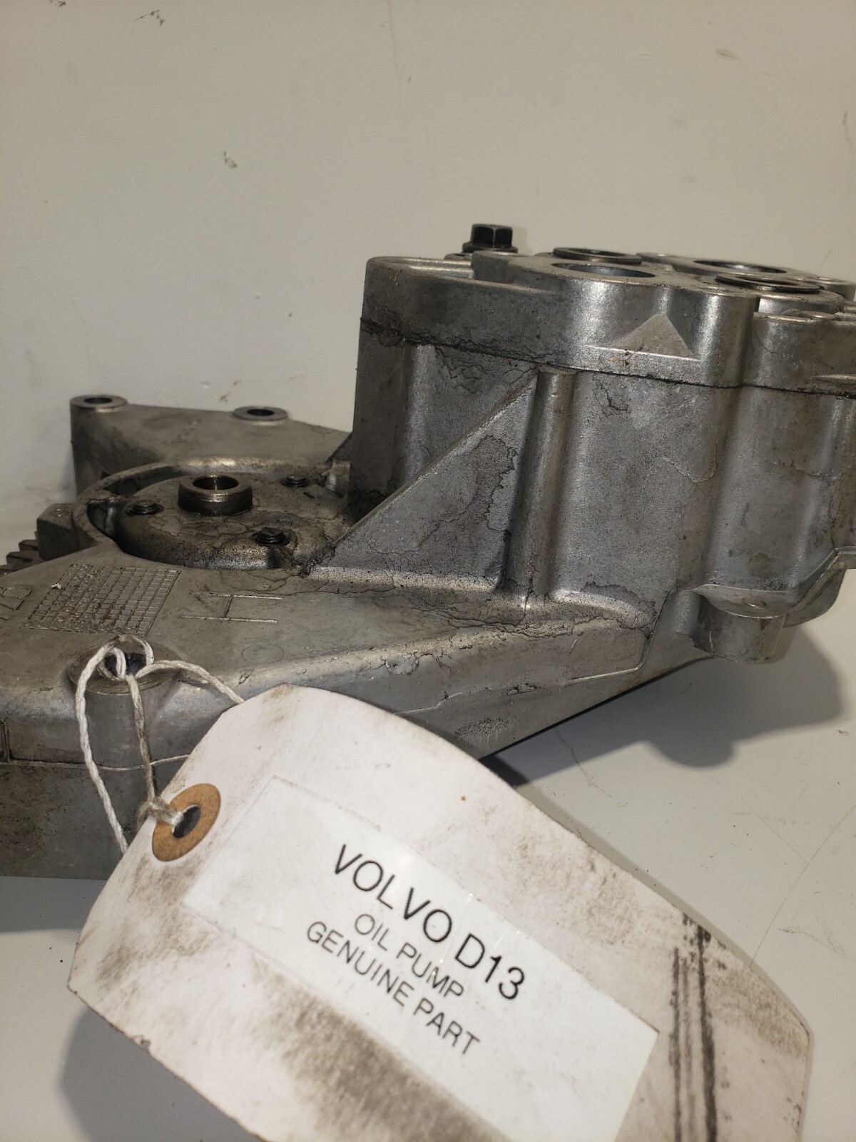Volvo D12 Oil Pump 1728 312.VOHC07 8667867 w/o Tube OEM | Genuine OEM ...
