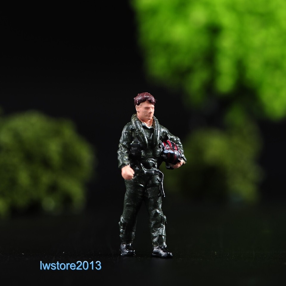 1/43 Tom Cruise Pilot Scene Props Miniature Figures Model For Cars ...
