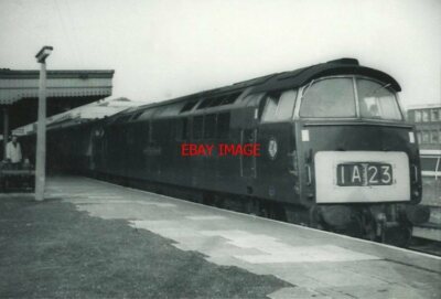 PHOTO CLASS 52 WESTERN NO D1067 WESTERN DRUID IN MAROON LIVERY WITH ...