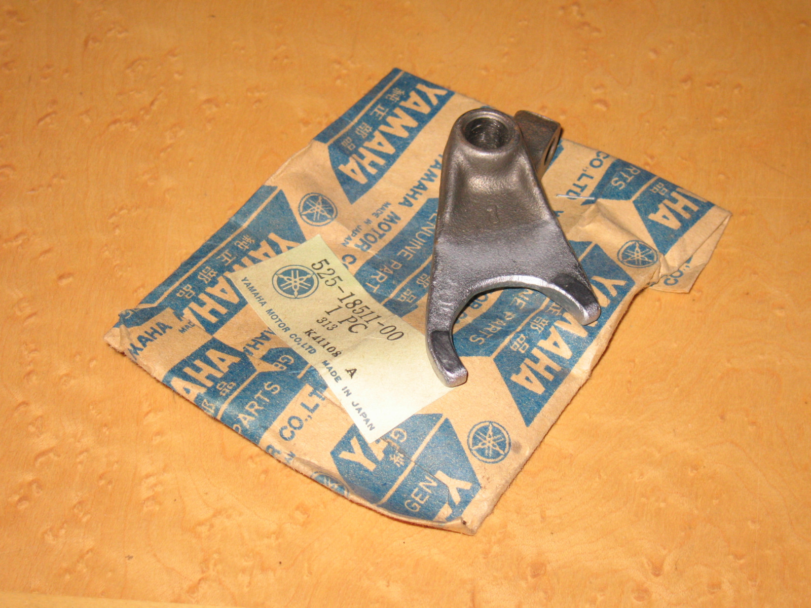 YAMAHA TY175 TY 175 1975 - 1976 SHIFT FORK 1 DISCONTINUED NOS OEM 525 ...