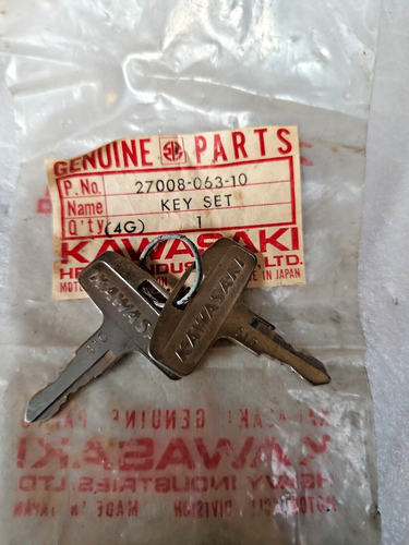 Kawasaki MC1 G4TR G5 KE100 KV100 F7 Key Set #410 NOS Japan P/N 27008 ...