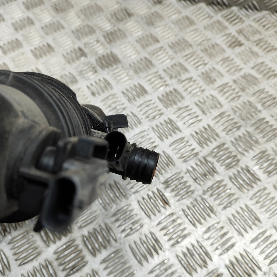 MERCEDES-BENZ CLA Coupe C117 Luftzufuhrschlauch A2700901029 1.6 P 90KW ...