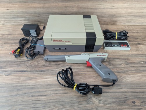 Nintendo NES Console Bundle - System + Controller + Zapper + Cords ...