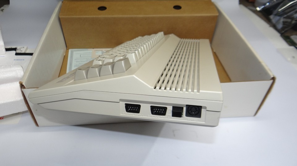 Vintage Commodore 64C Computer System Console W/ Power Supply w/ Box ...