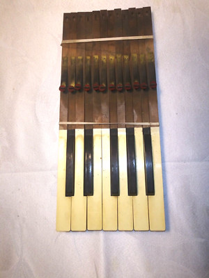 Keyboard - Antique Piano