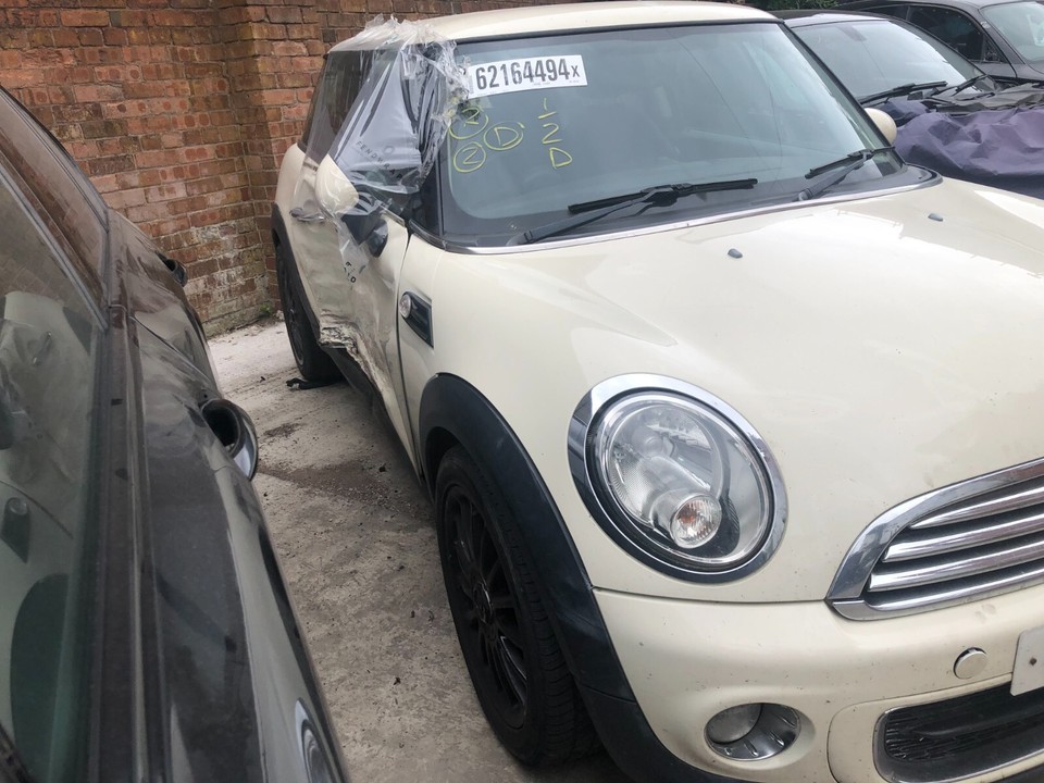 Breaking Mini One R56 LCI 2012 1.6 Diesel 6 Speed Manual Pepper White ...