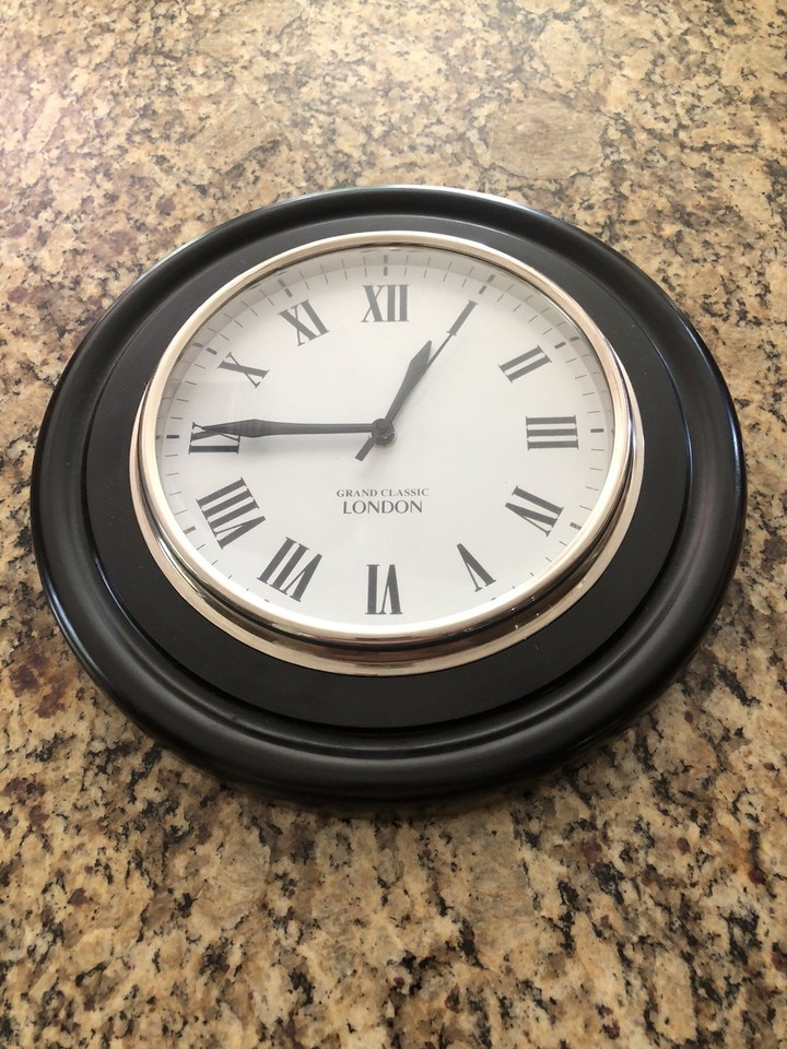London Grand Classic Analog Wall Clock 12 Inches Circumference ...